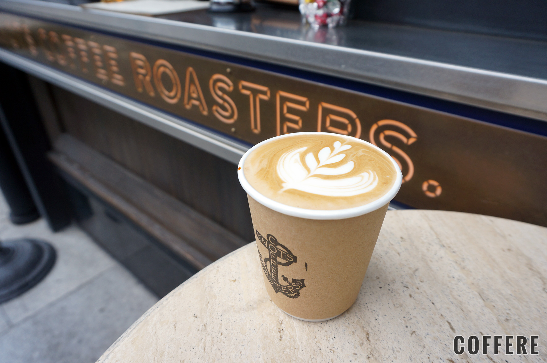 KNOTS COFFEE ROASTERS（ノッツ コーヒーロースターズ）有楽町エリアのコーヒー - COFFERE