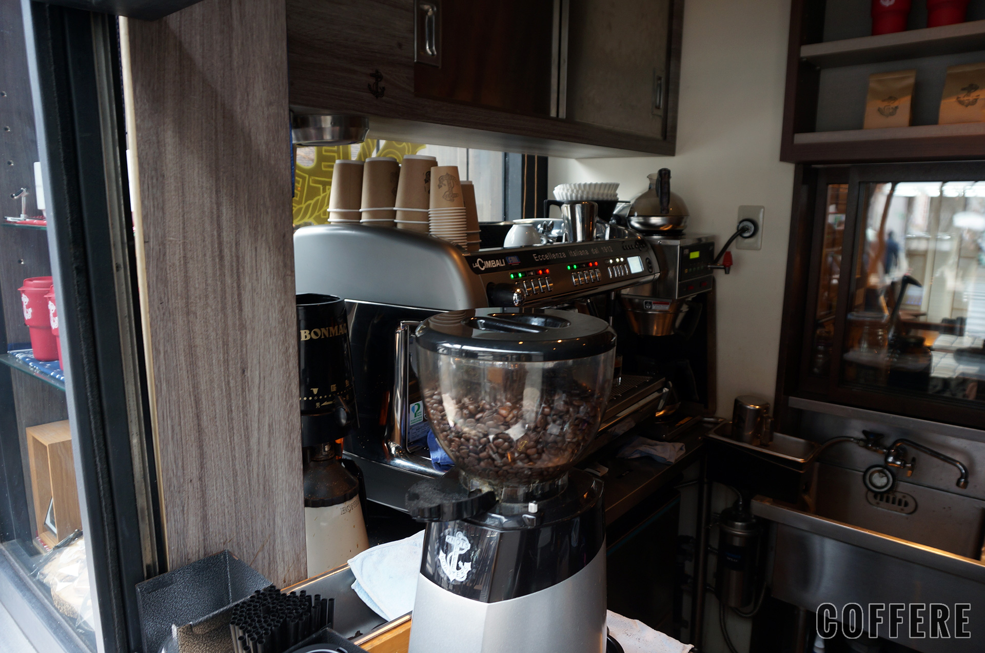 KNOTS COFFEE ROASTERS（ノッツ コーヒーロースターズ）有楽町エリアのコーヒー - COFFERE